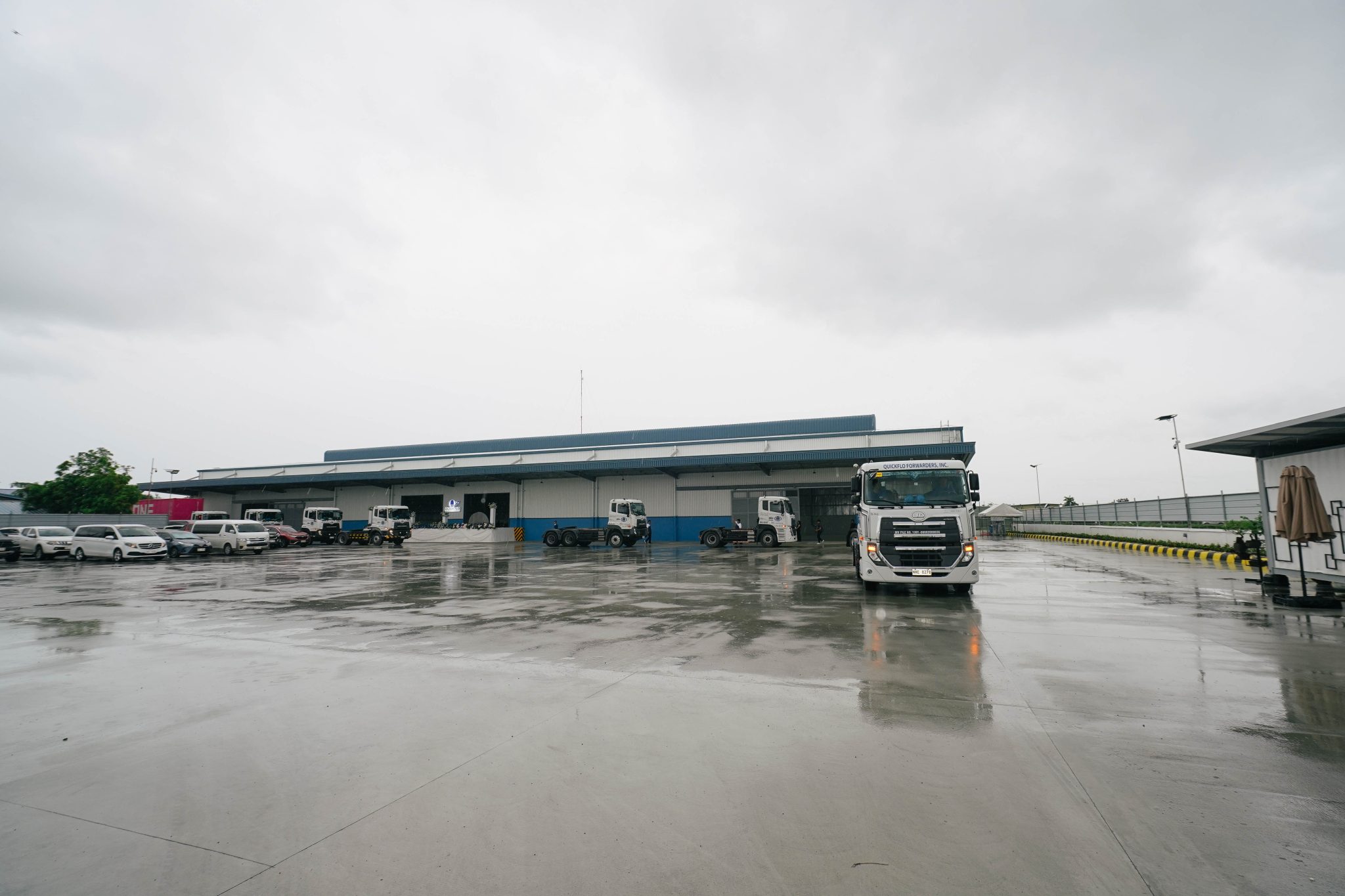 New Warehouse - QuickFlo Forwarders Inc.